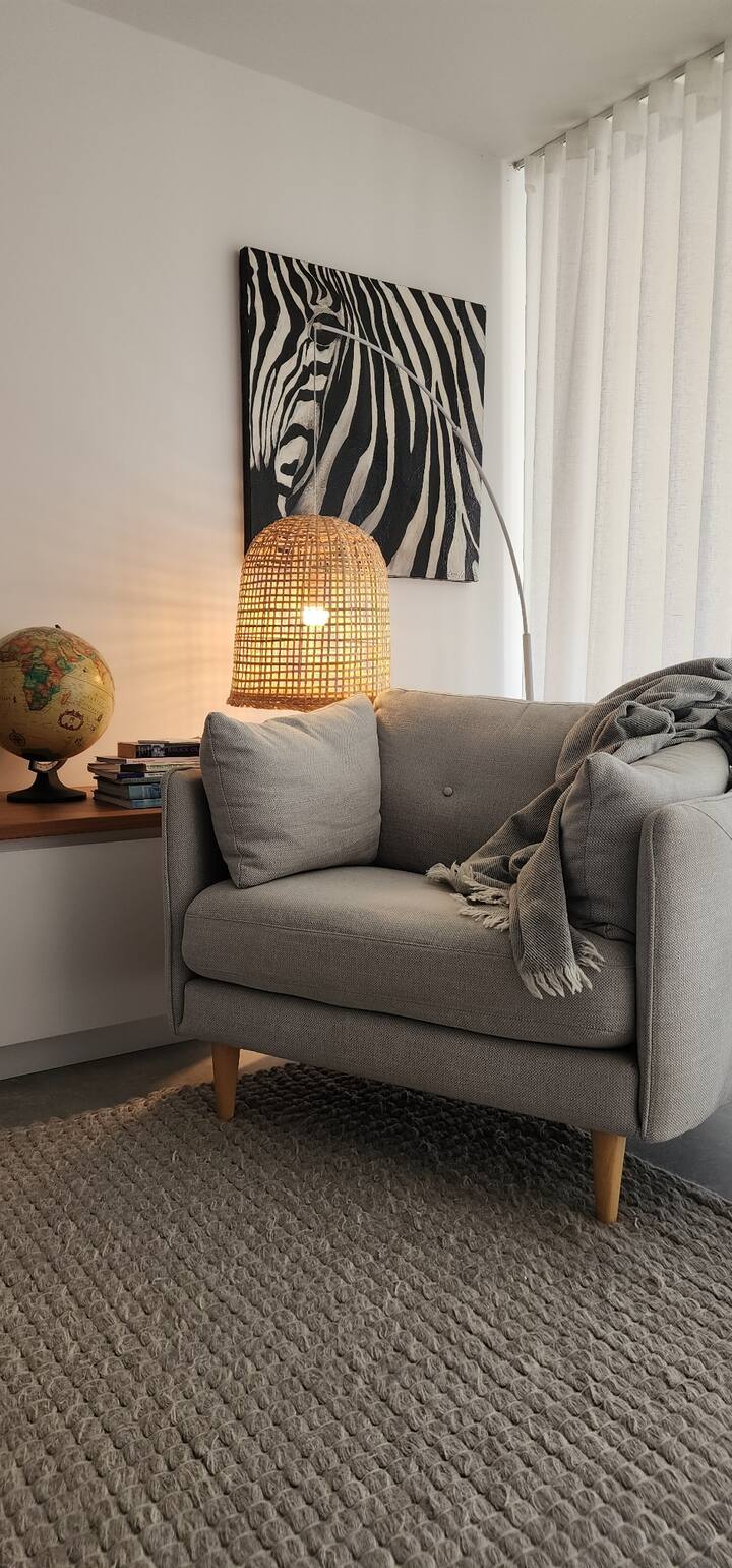 Luxury Spacious Retreat Between Beach & Harbour - Merewether