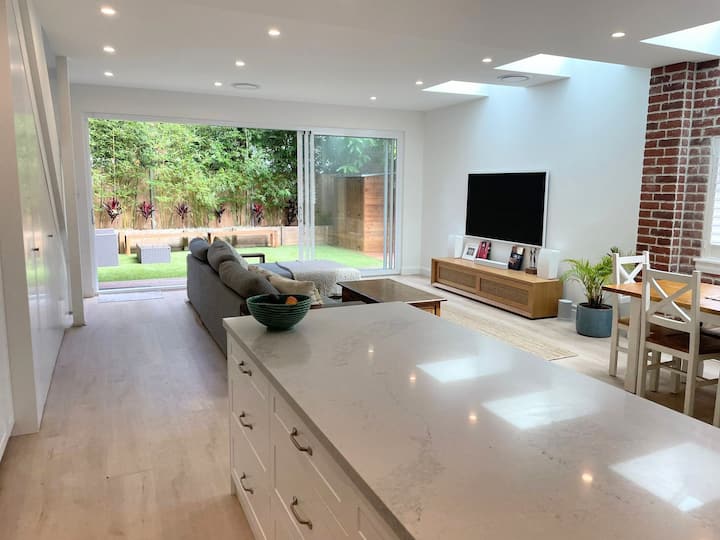 Beautifully Renovated Nth Bondi Home (4br, 2ba) - Coogee