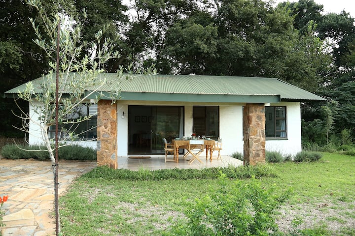 Oude Doornbosch Wild Olive Off Grid Family Cottage - Magaliesburg