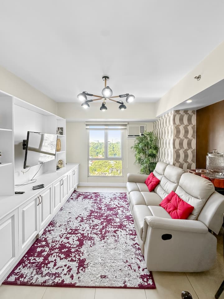 Work At Home 2br In It Park | Netflix | Washer - Lahug