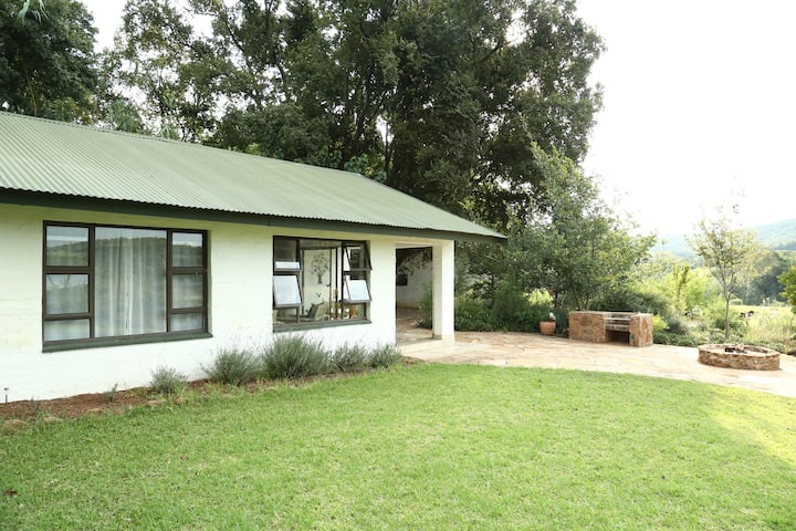 Oude Doornbosch Bushwillow Off-grid Cottage - Magaliesburg