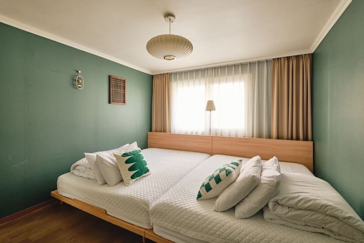 Free Pick-up,seoul St 7minutes,family, 2nd Floor. - Seoul