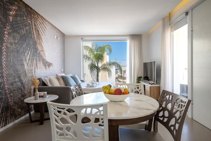 Exclusive Deluxe Apt. Up To 6 People & Heated Tub - Polignano a Mare