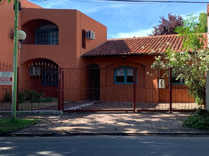 Casa 3 Dormitorios Y Oficina. Espacio Y Confort - Zárate