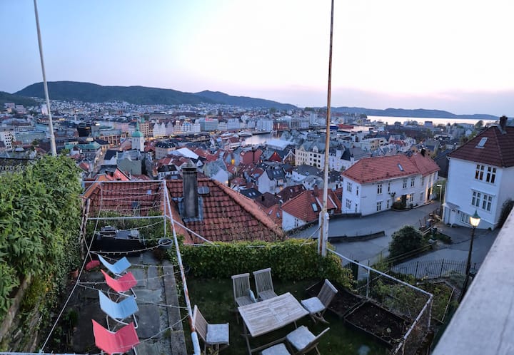 Penthouse Apartment With Garden And Amazing View, - Bergen, Noruega