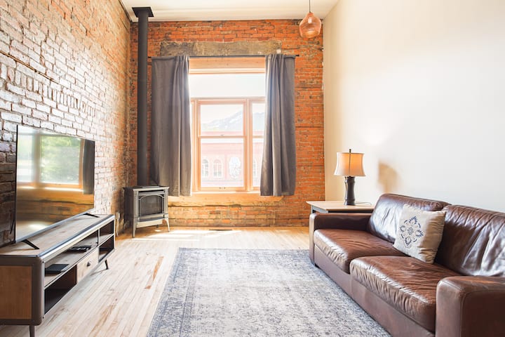 Historic Downtown Apartment | Fully Renovated - Fernie