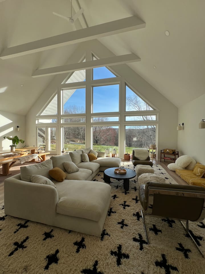 Livingston Manor Lodge - Brand New Catskills House - Livingston Manor, NY