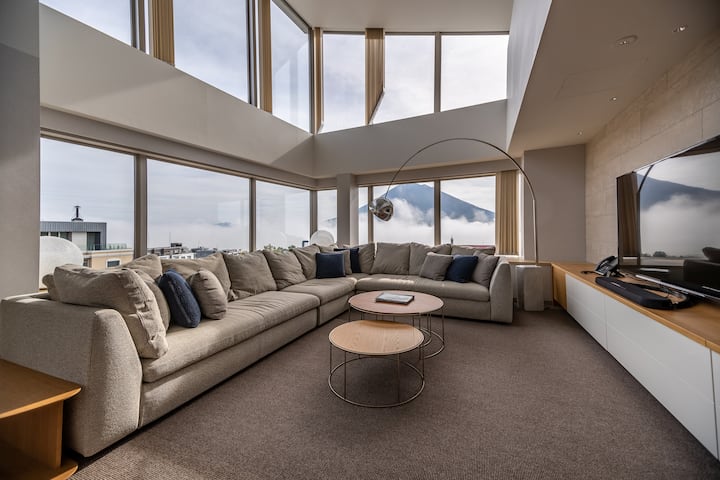 The Maples | Ski-in Ski-out Condotel 3br Penthouse - Niseko
