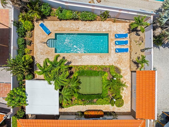 New Stunning Villa With Tropical Garden 3 Bed-2bth - Aruba