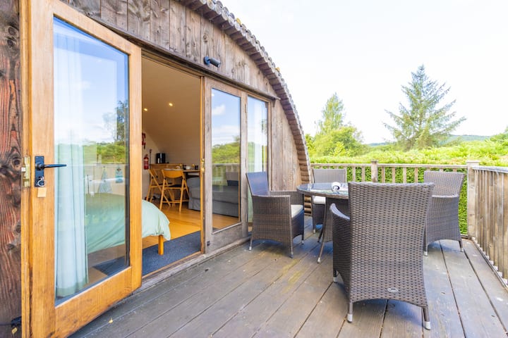 Pod2 Powys River Glamping Pods Builth Wells Wales - Builth Wells