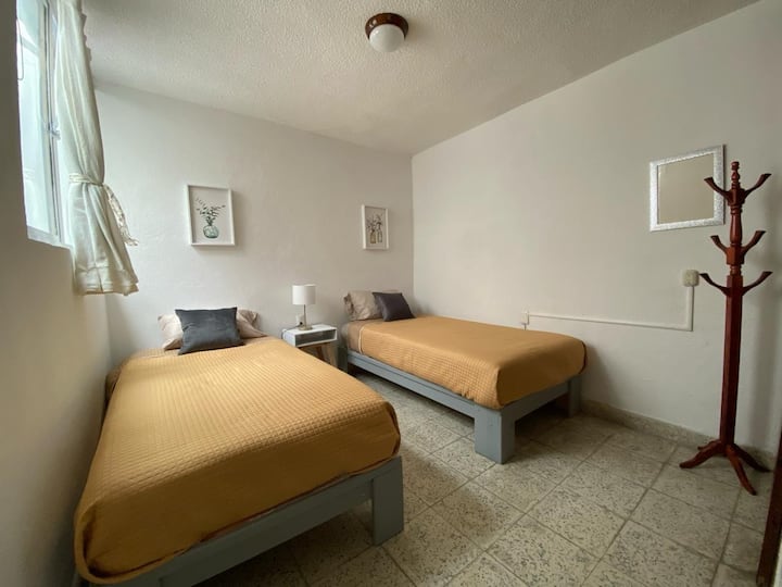 Habitación Doble En El Centro De Morelia - Morelia