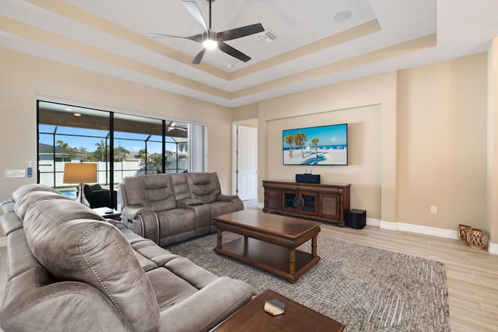 3br + Den Pool Home | Relax & Unwind - Cape Coral, FL