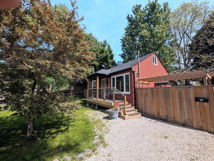 Humble Home On Holgate - Barrie