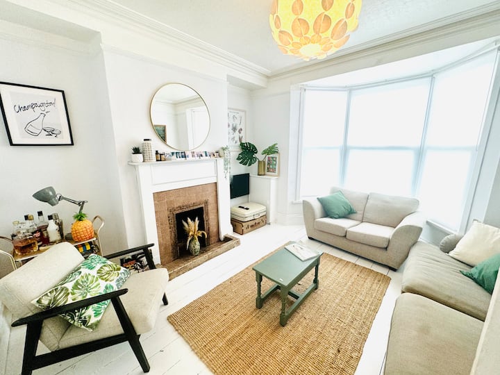 Seagrass House 3 Bed Home 
Nr Paignton Town +Beach - Paignton