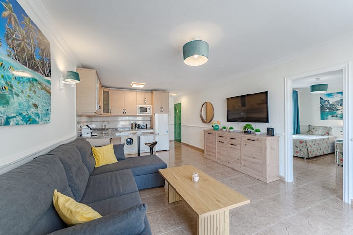 Spacious Seaview 300m Beach & Air Con (Each Room) - Costa Adeje