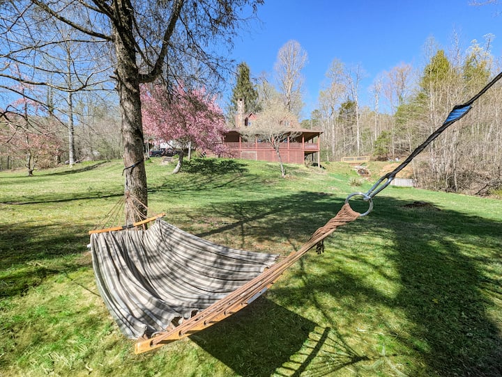 Blackrock Mtn Cabin W/creek, Hottub & Game Cottage - Clayton, GA