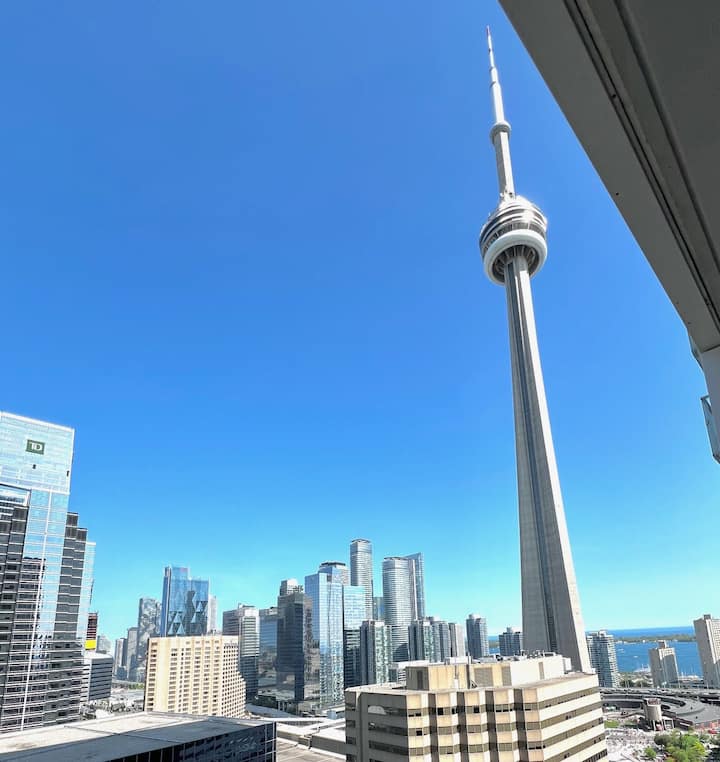 Luxury Cn Tower View, 2br, Free Parking - Toronto