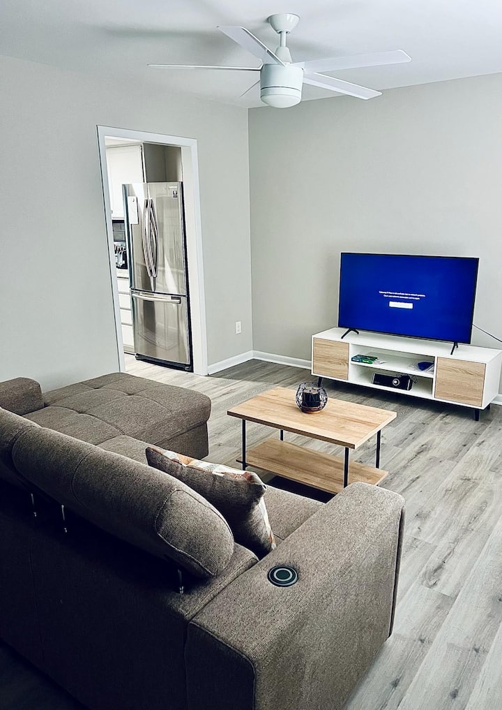 Double Bed/
Airport&coliseum&uncg/
Self Check In - Greensboro, NC