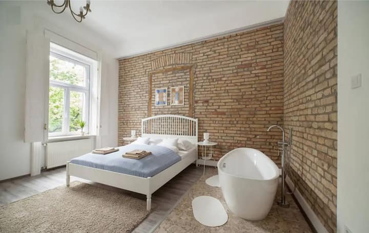 Relax Into Loft-style Living At A Grand Urban - Budapest