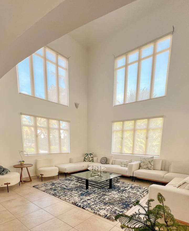 Serene Dorado Beach Villa - Dorado