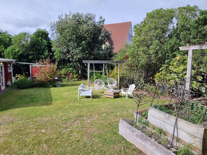 Beach Side Cabin - Waikanae