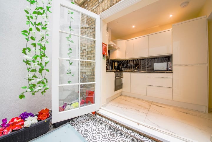 Studio Apartment - Central London