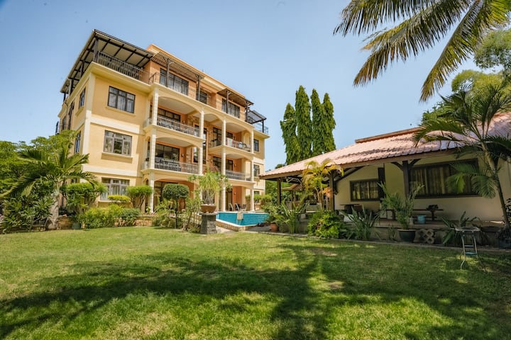 Chezvous Opalina - Mauritius