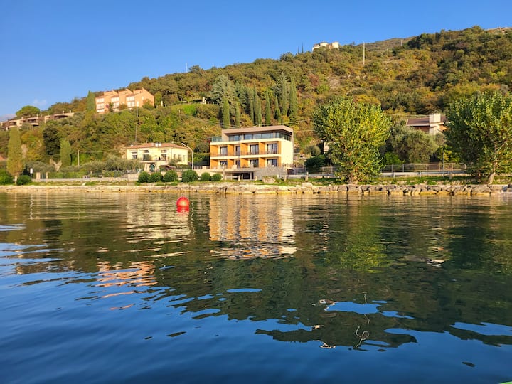 Attilio Lake Suites - Aria Red. Fronte Lago - Garda
