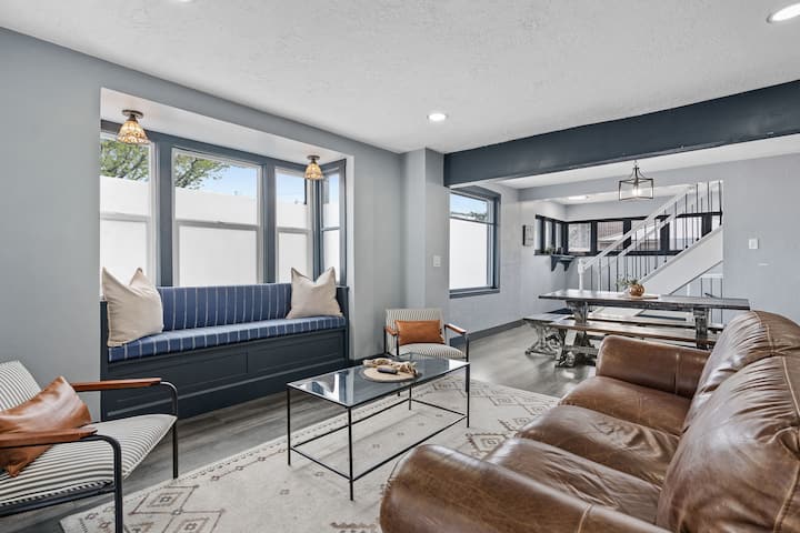 Urban Loft Style Retreat For Big Groups W/ Hot Tub - Salt Lake City, UT