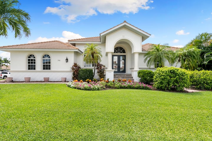 Marco Home, 10 Min Walk To Beach - Marco Island, FL