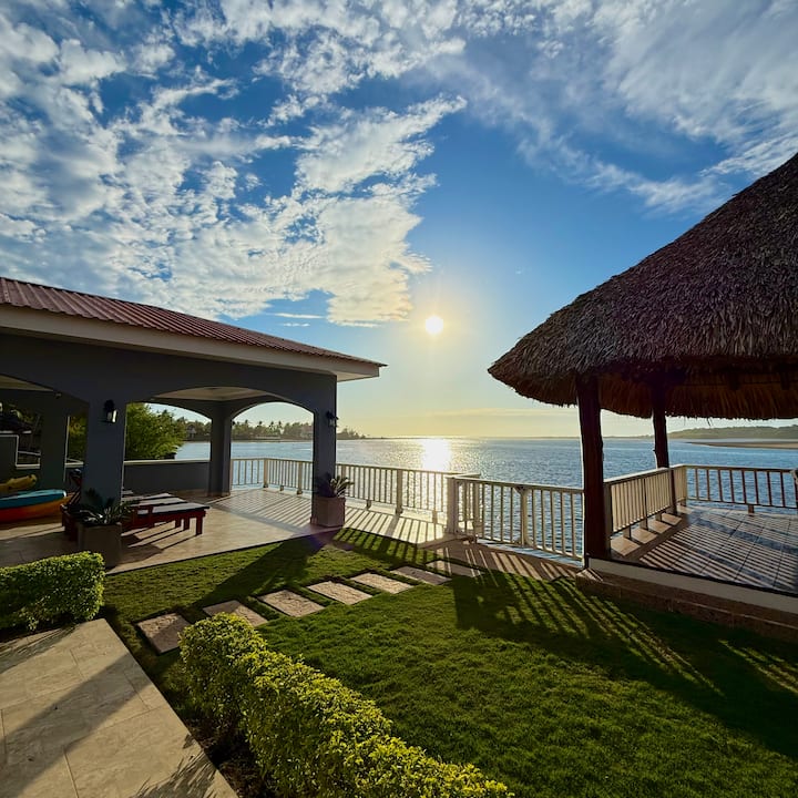 Casa De Playa - Vista Hermosa Playa Costa Azul - El Salvador