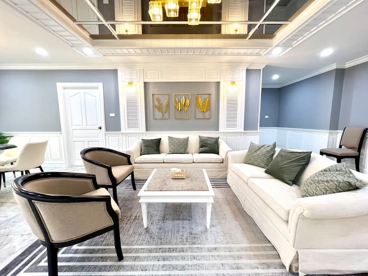 Luxury 2 Brm. Condo Near Bkk Old Town/grand Palace - Bangkok