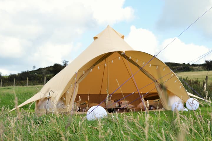 Luxury Lakeside Star Bell Tent (6 People) Mallard - コーンウォール