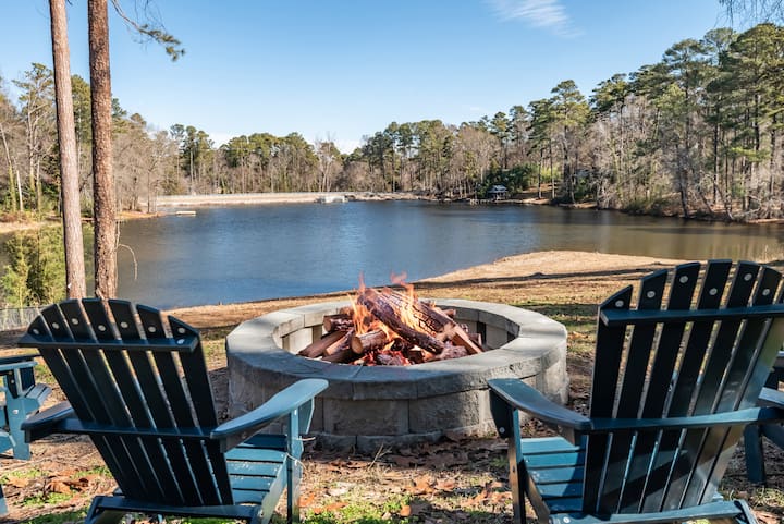 Renovated Lakefront Home, Minutes To Dtown Raleigh - Raleigh, NC