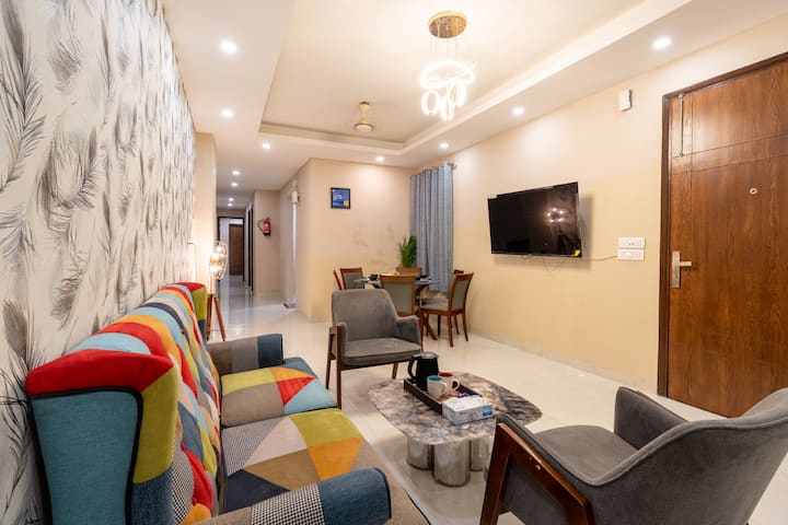Homlee-anupam 3bhk-saket-max Hospital-lift-parking - Delhi