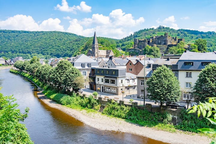 Li Rotche: Maison 8p Vue Rivière - La Roche-en-Ardenne