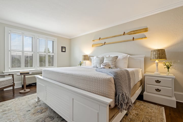 Tranquil House Inn - Standard King Room - Nags Head, NC