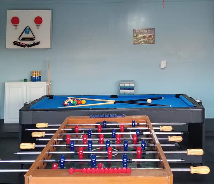 Great Family/friend Getaway: Game Room & King Beds - Lancaster, TX