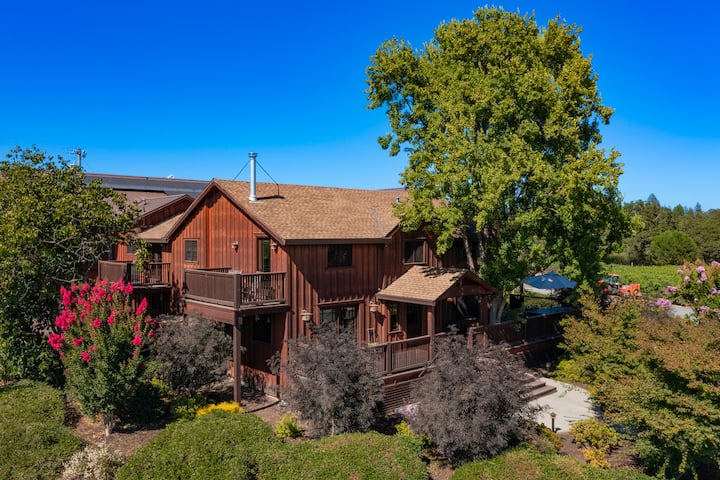 Maefield Vineyard House - Sebastopol, CA