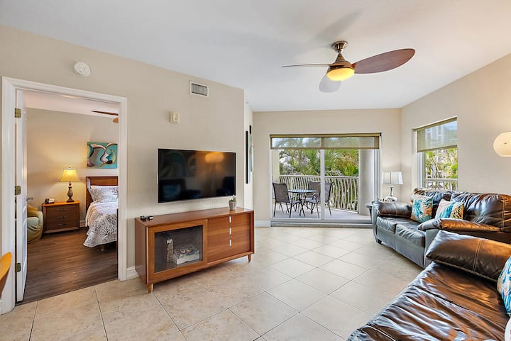 1br Condo With Pool And Palms View & Beach Access - Treasure Island, FL