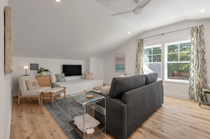 New, Clean, And Centrally Located - Charleston, SC