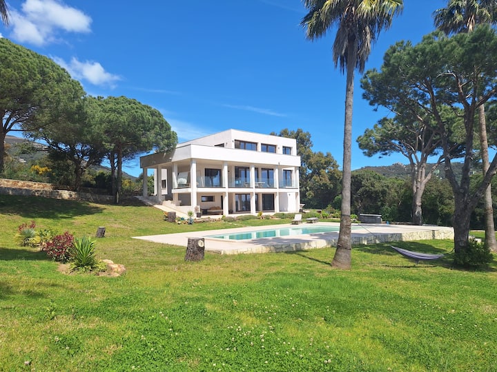 Peak Luxury With Dream Views - Algeciras