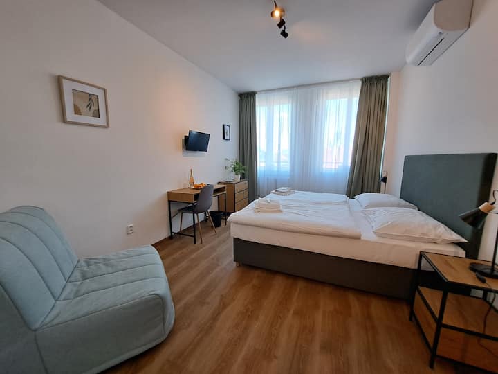 Double Room With Ac And City View - Prague