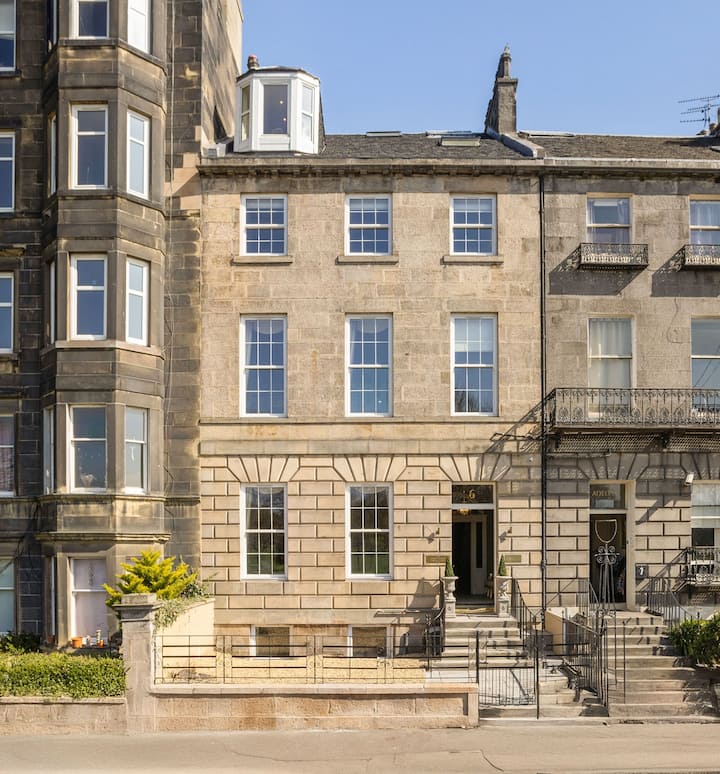 Entire Georgian Townhouse - Sleeps Up To 25 - Edimburgo