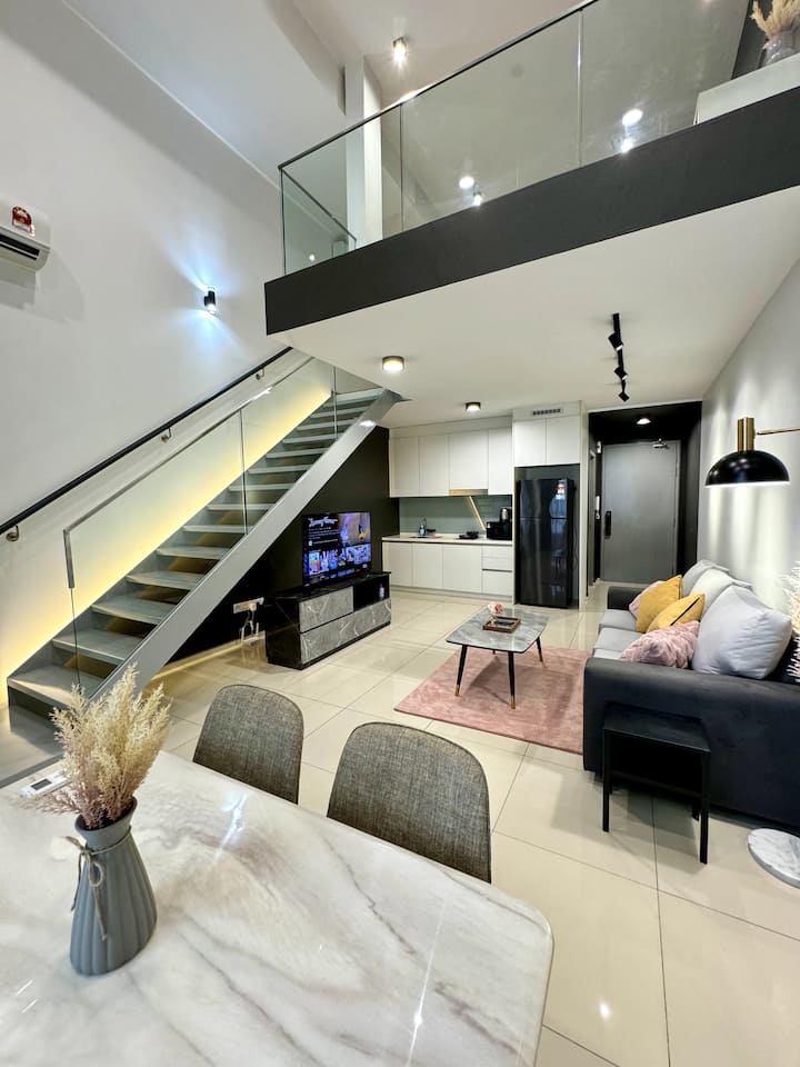 A77#ekocheras#netflix#duplex#kingsizebed#highfloor - Cheras