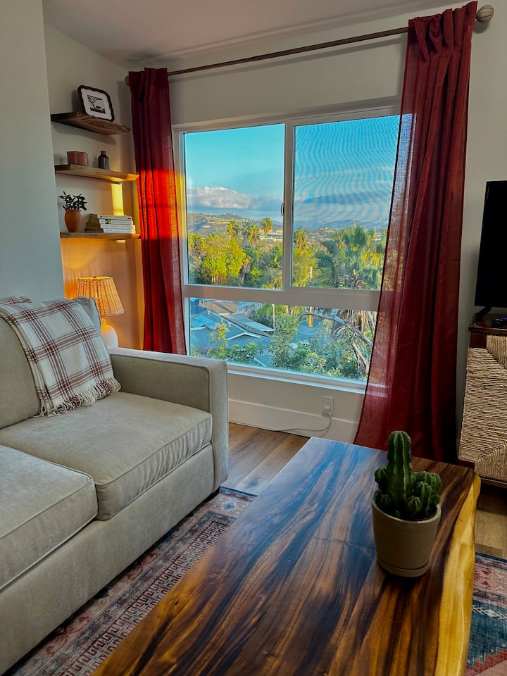 Cozy Flat With Mountain Views And Office Space - Santee, CA