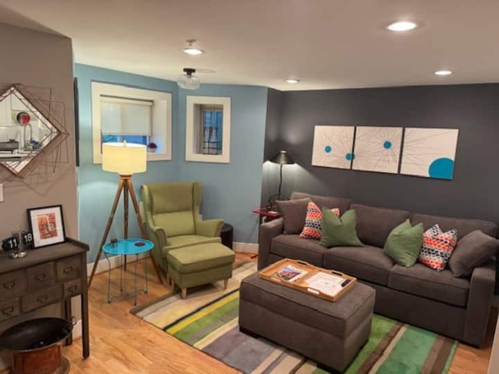 Modern & Spacious 2 Bed/2 Bath + Secure Parking - Georgetown University, Washington