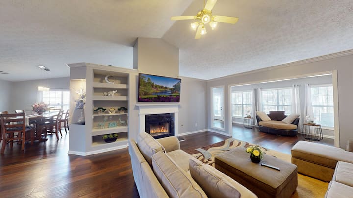 Elegant & Central Retreat Home - Duluth, GA