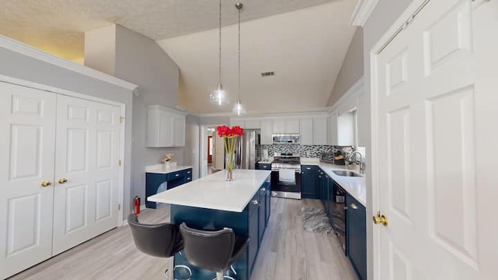 Elegant & Central Retreat Home - Duluth, GA