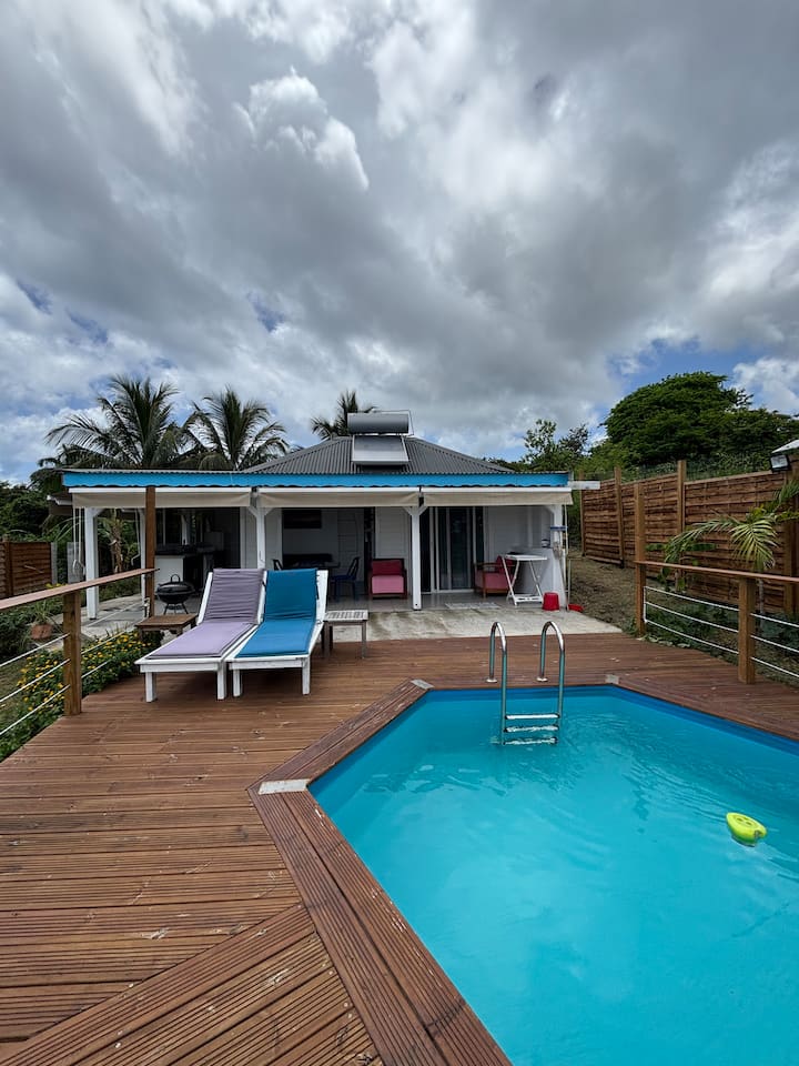 Le P'tit Oasis: Pr 2, Vues Mer Et Montagne,piscine - Deshaies